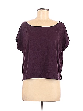 Fabletics Women's T-Shirts On Sale Up To 90% Off Retail | thredUP