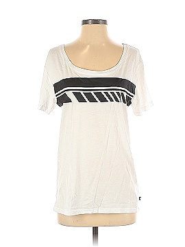 Fabletics Women's T-Shirts On Sale Up To 90% Off Retail | thredUP