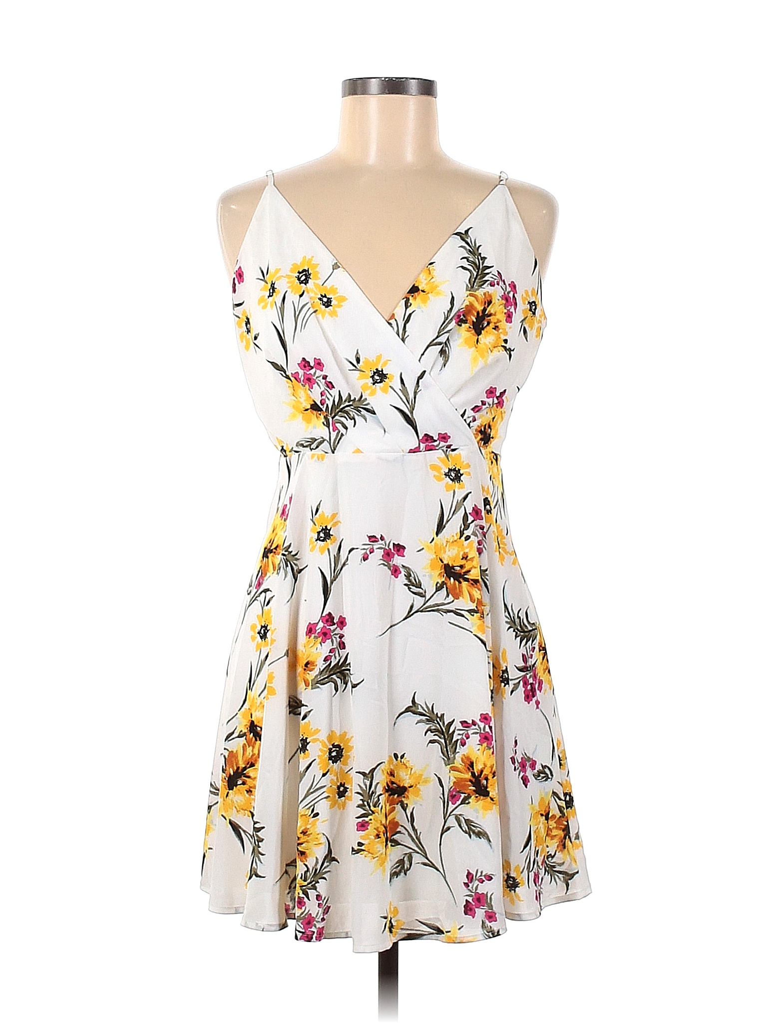 Express 100% Polyester Floral White Casual Dress Size M - 76% off | ThredUp