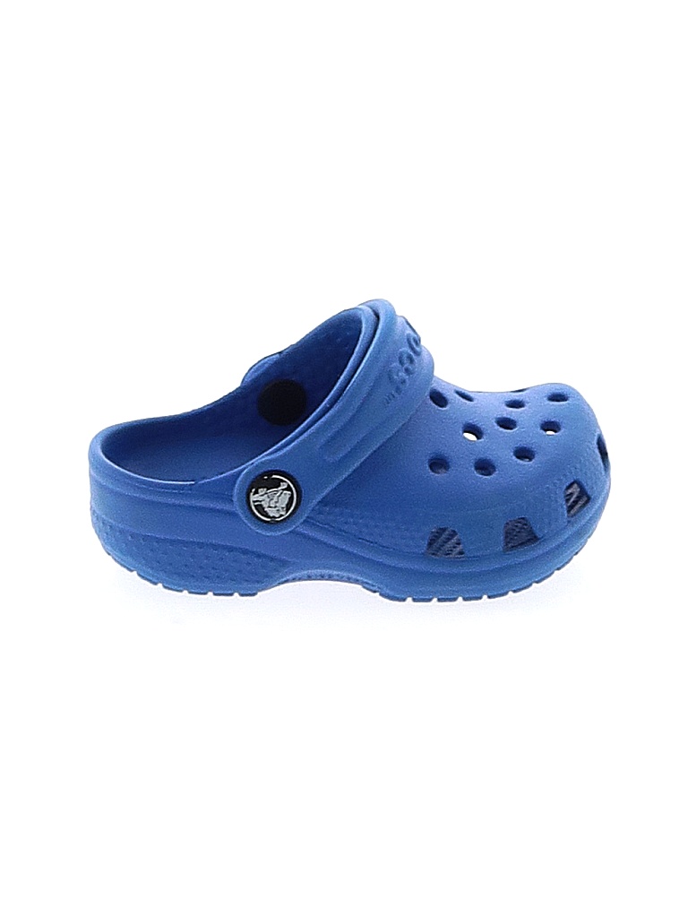 Crocs Solid Blue Clogs Size 2 - 3 Kids - 55% off | thredUP