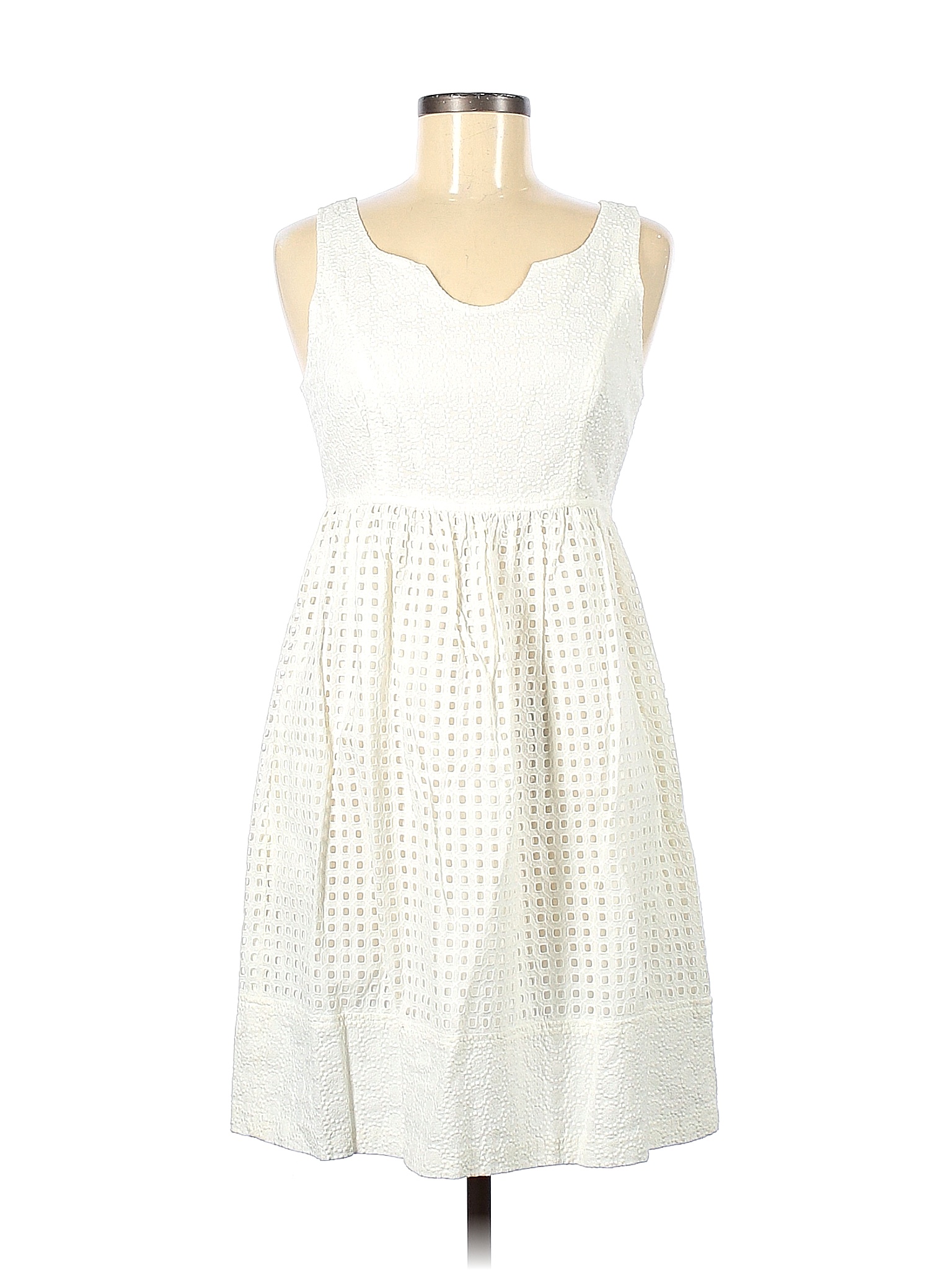 Muse Solid White Casual Dress Size 8 - 83% off | ThredUp