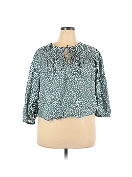 Gap Plus-Sized Tops On Sale Up To 90% Off Retail | thredUP