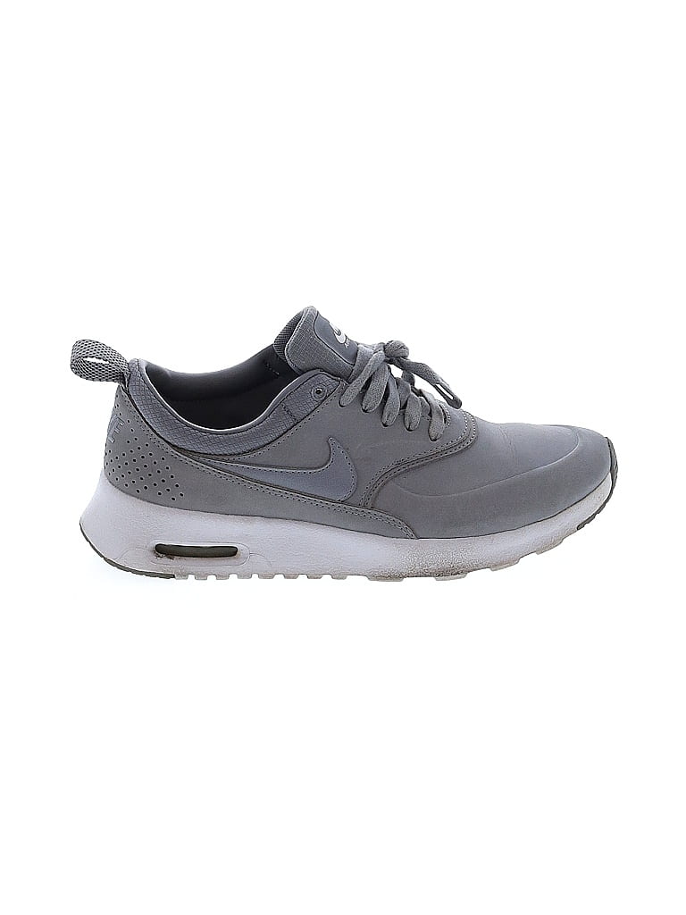 Nike Color Block Solid Gray Sneakers Size 5 1/2 - 63% off | ThredUp