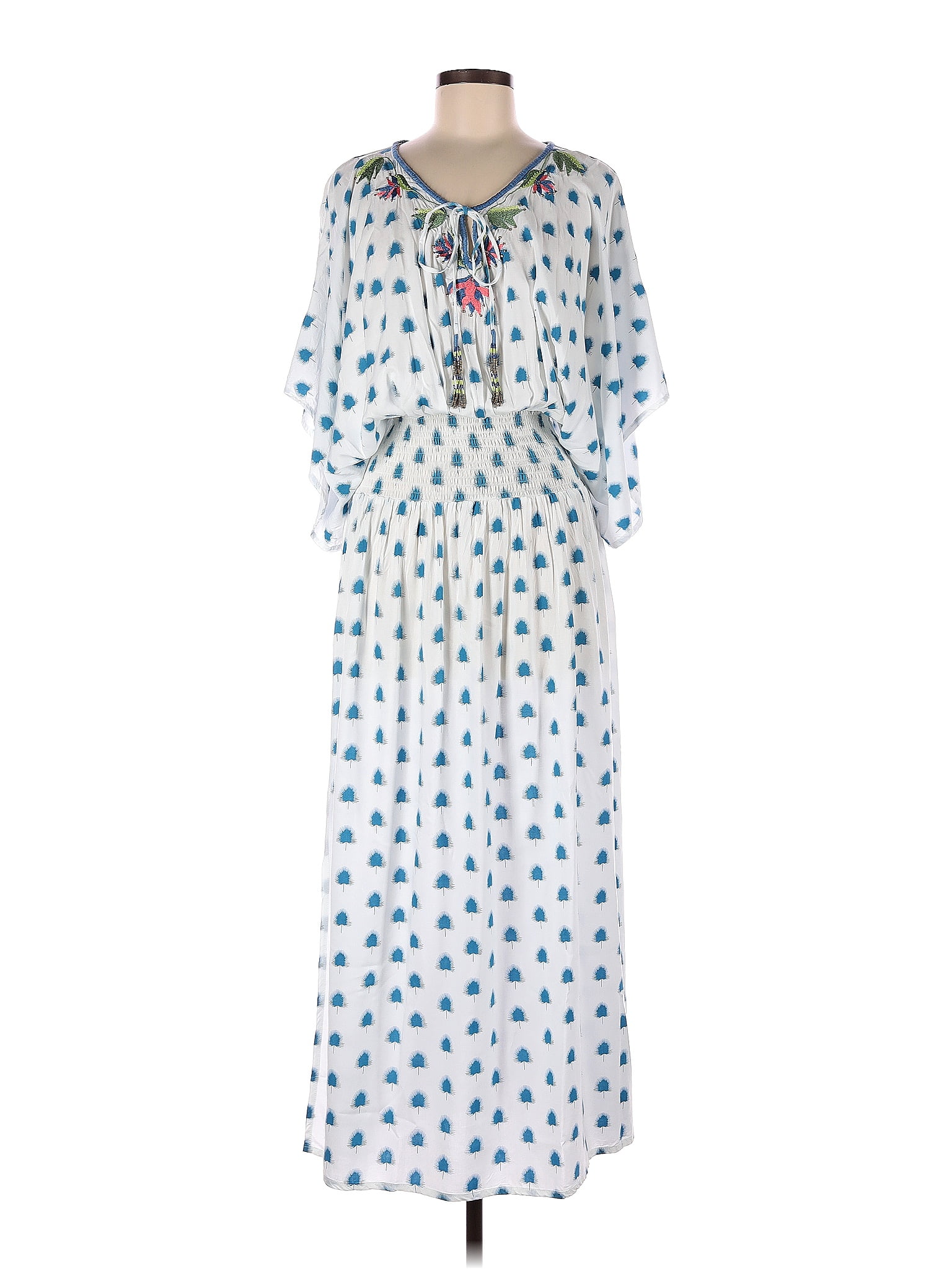 Skemo 100% Rayon White Blue Casual Dress Size M - 73% off | thredUP