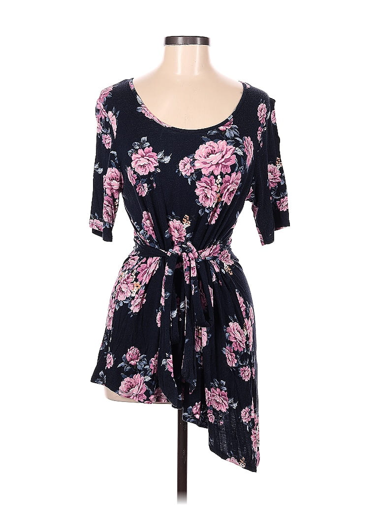 Piphany Floral Black Short Sleeve Blouse Size M 55 Off Thredup