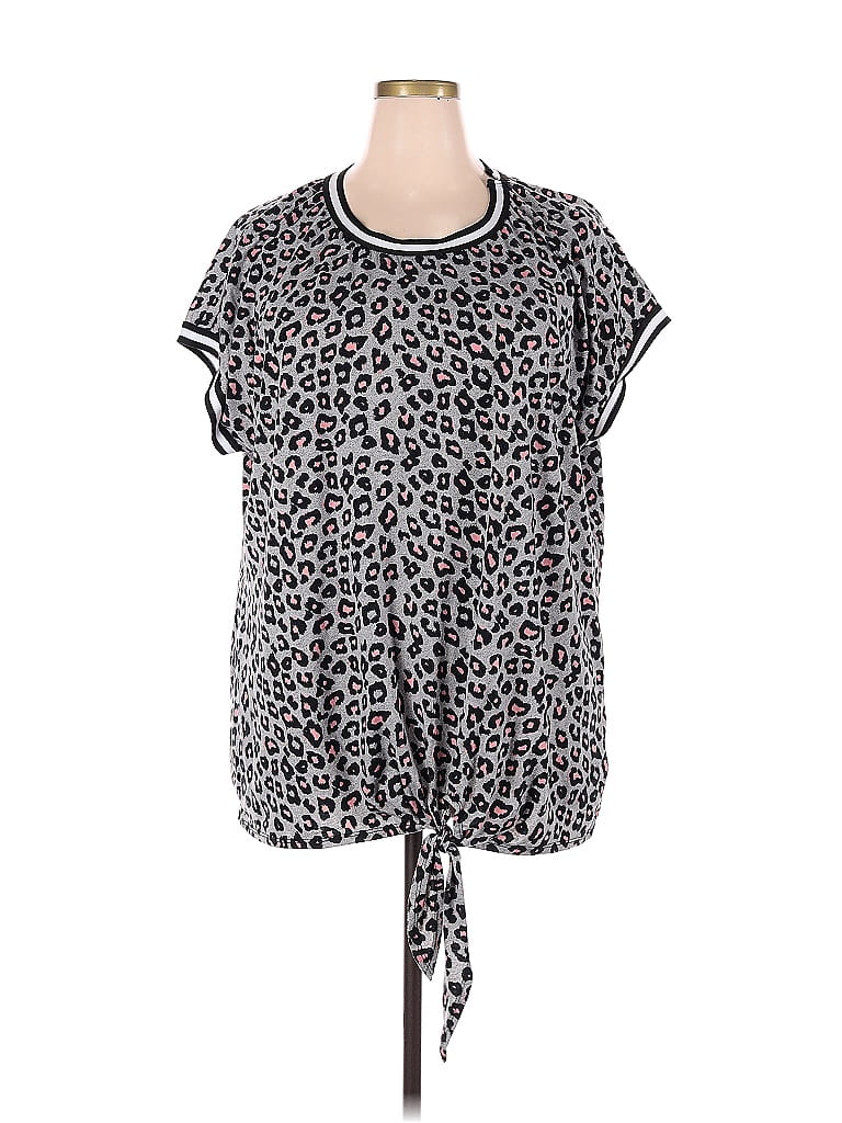 Avenue Black Short Sleeve Top Size 26 - 28 Plus (Plus) - 46% off | ThredUp