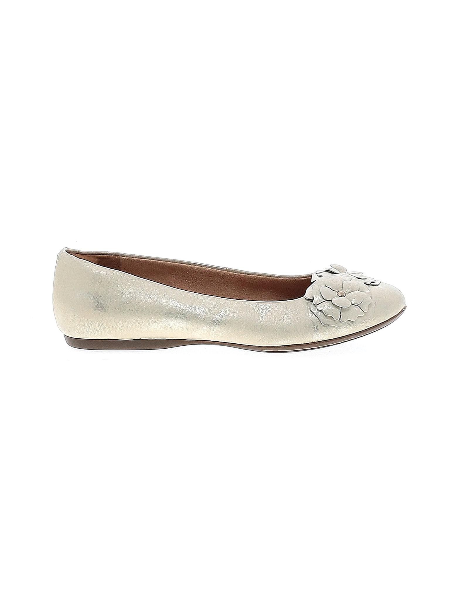 Clarks Ivory Flats Size 6 - 67% off | ThredUp