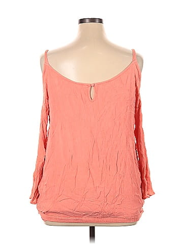 Women's Tops: New & Used On Sale Up To 90% Off | ThredUp