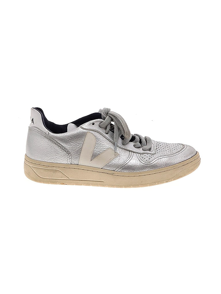 VEJA Metallic Silver V-10 Sneakers Size 6 - 67% off | ThredUp