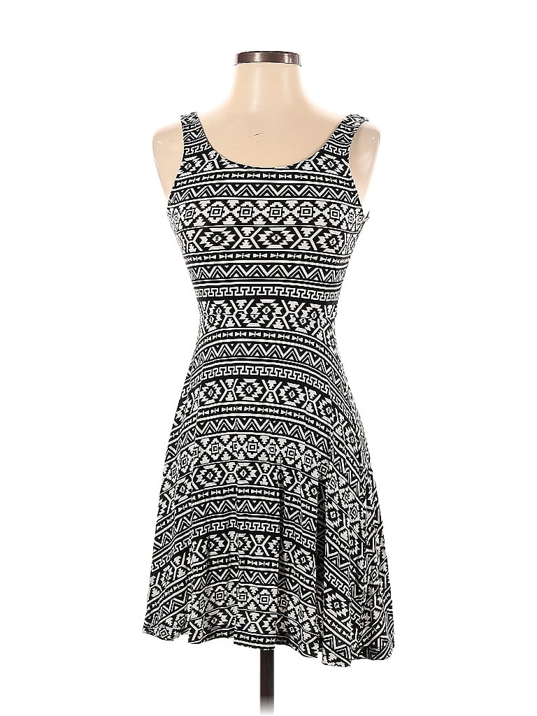 Express Outlet Graphic Black Casual Dress Size XS - 52% off | ThredUp
