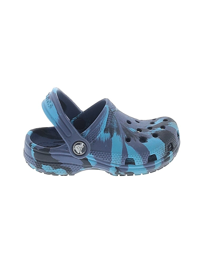 Crocs Blue Clogs Size 9 (big kids) - 40% off | ThredUp