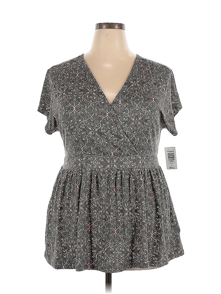 Torrid Gray Short Sleeve Blouse Size 2X - 40% off | ThredUp