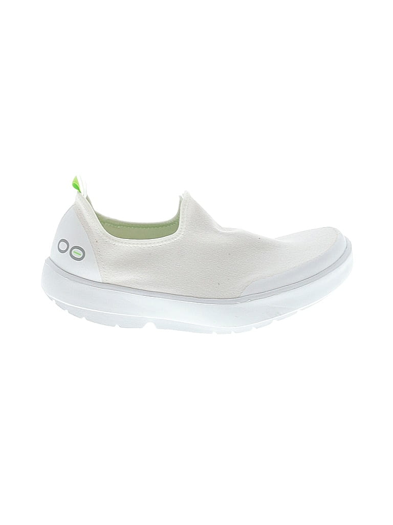 Oofos White Sneakers Size 8 1/2 (wide) - 46% off | ThredUp