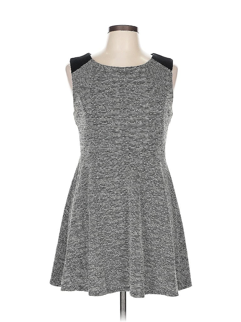 CLOCKHOUSE Women’s Clothing On Sale Up To 90% Off Retail | ThredUp