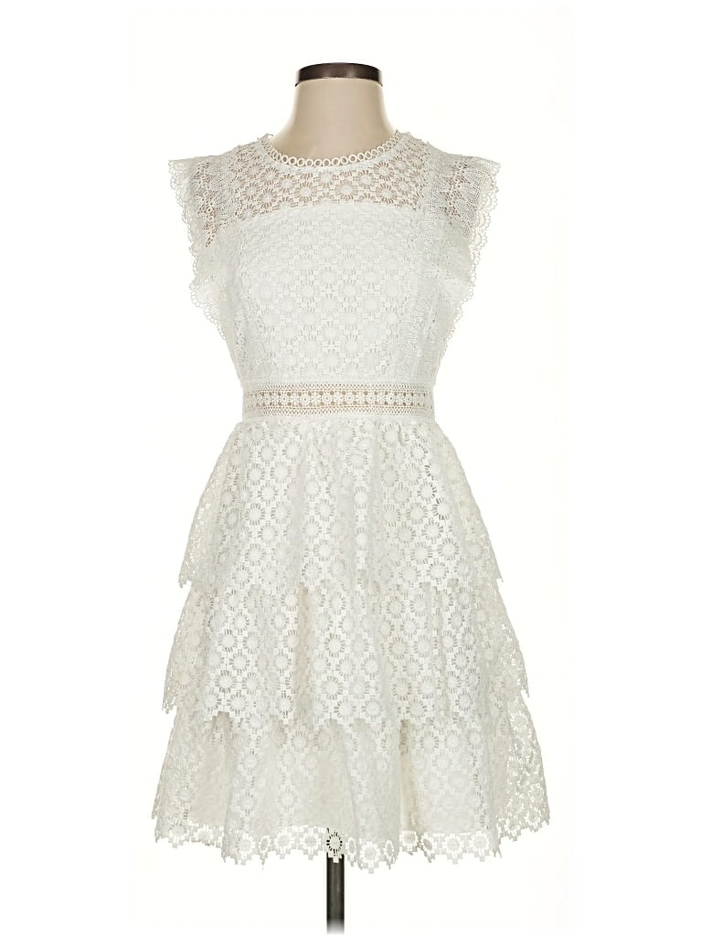 Chicwish Women’s Clothing On Sale Up To 90% Off Retail | ThredUp