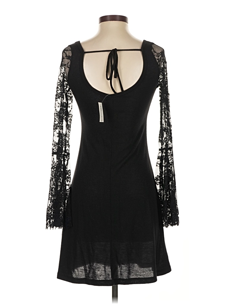 Mandee Women’s Clothing On Sale Up To 90% Off Retail | ThredUp