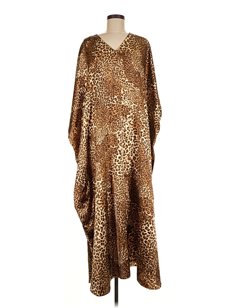 ASHRO Women’s Clothing On Sale Up To 90% Off Retail | ThredUp