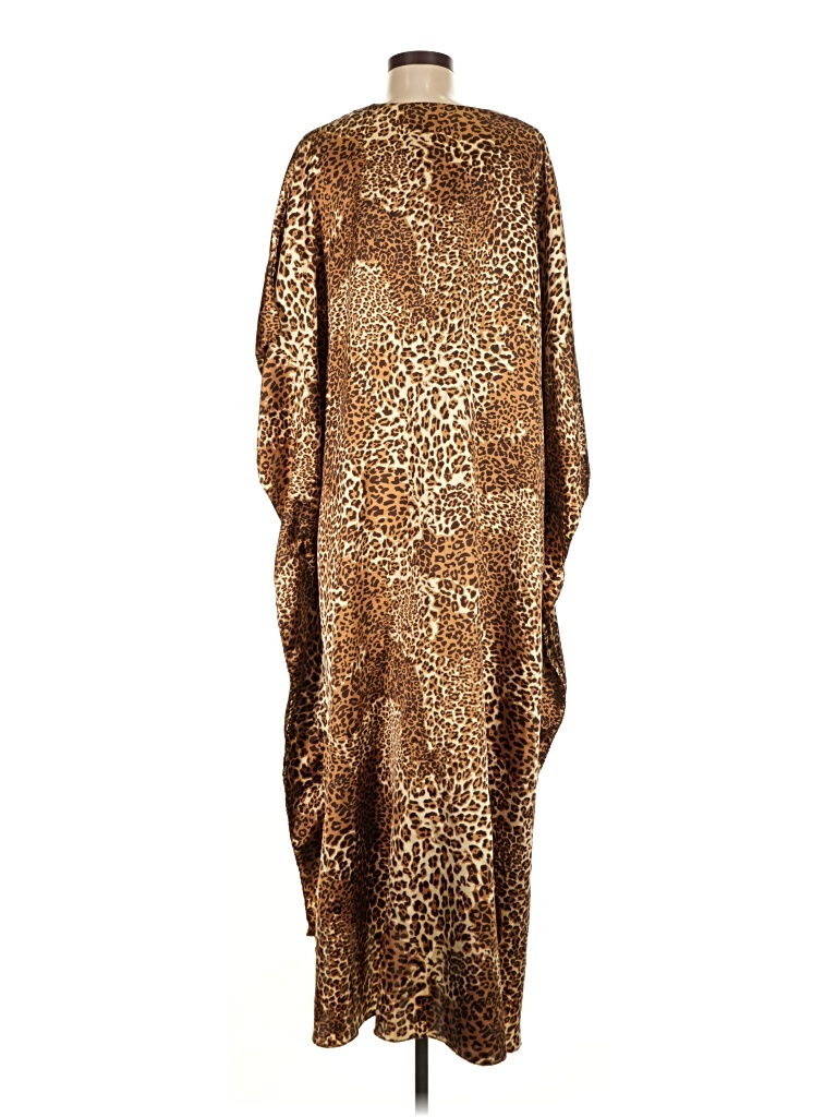 ASHRO Women’s Clothing On Sale Up To 90% Off Retail | ThredUp