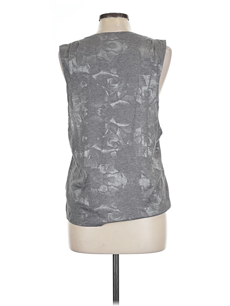 Fabletics Women’s T-Shirts On Sale Up To 90% Off Retail | ThredUp