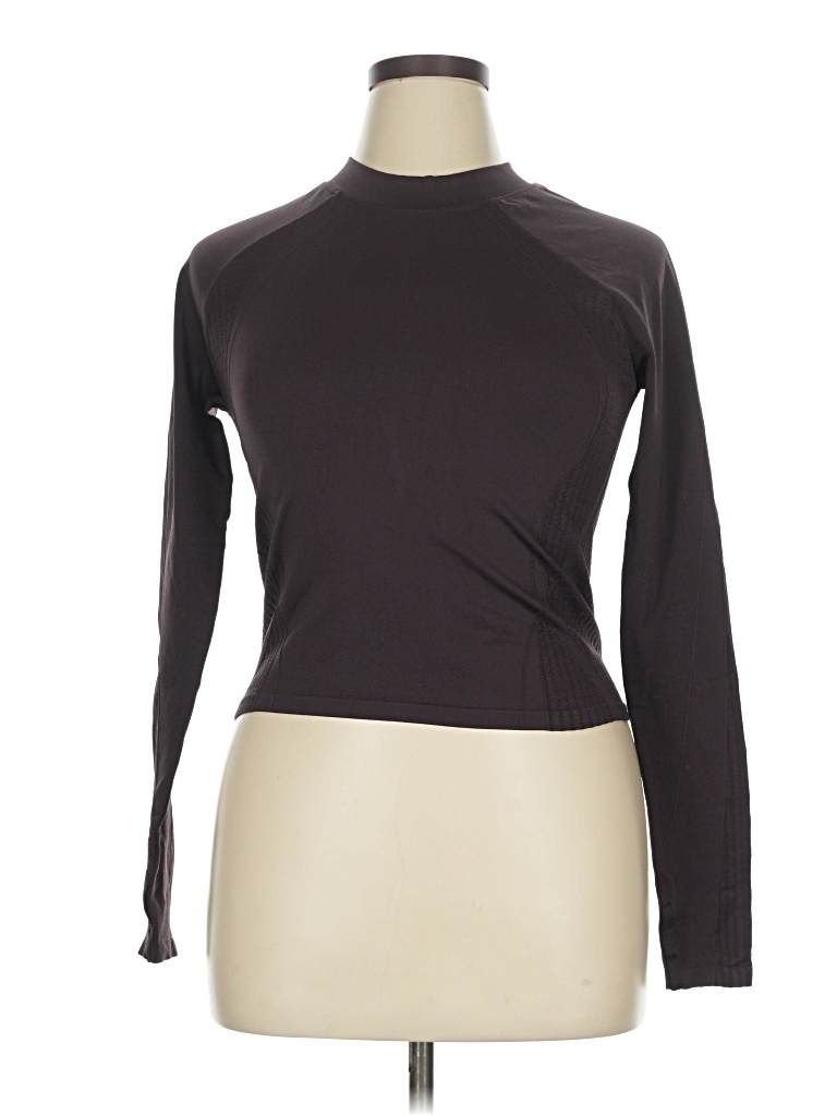Fabletics Women’s T-Shirts On Sale Up To 90% Off Retail | ThredUp