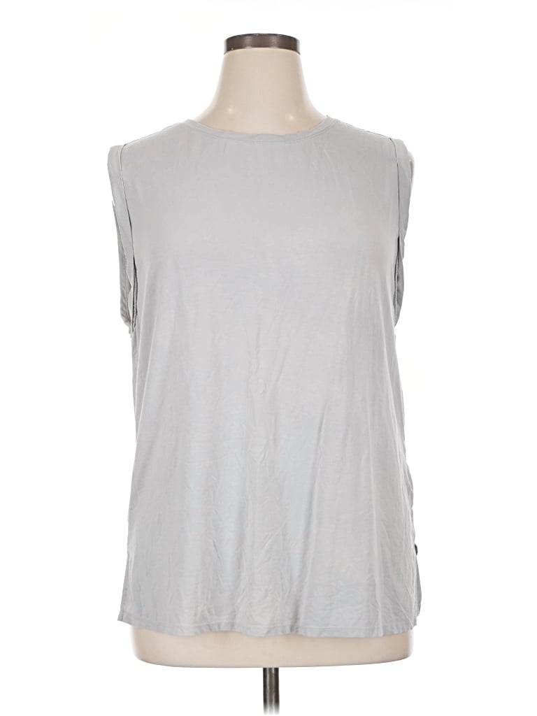 Fabletics Women’s T-Shirts On Sale Up To 90% Off Retail | ThredUp