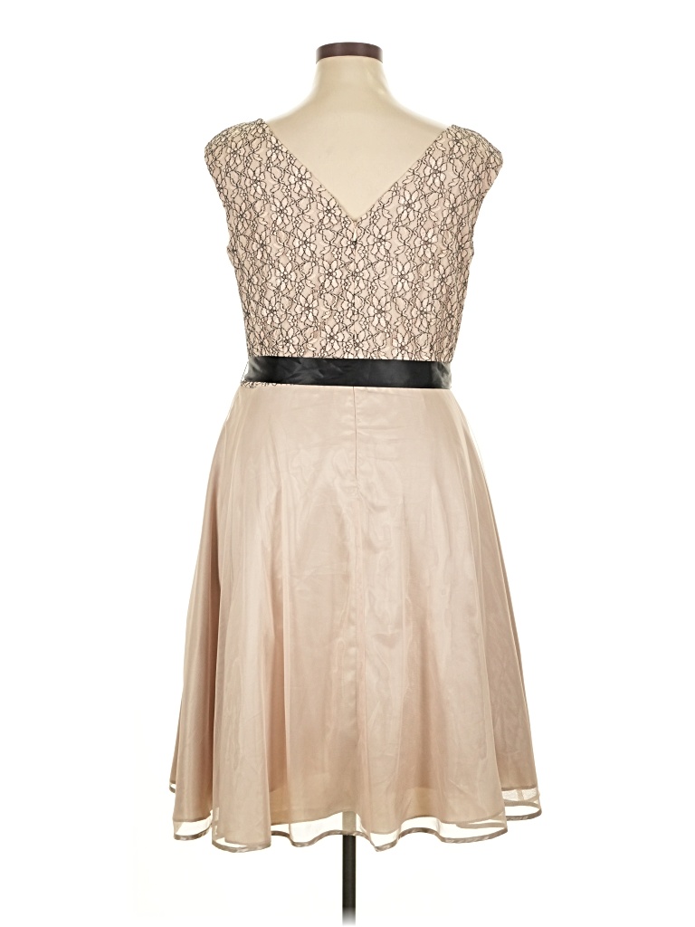 DressBarn Plus-Size Clothing On Sale Up To 90% Off Retail | ThredUp