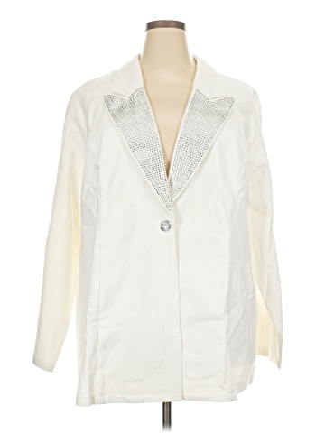 ASHRO Women’s Clothing On Sale Up To 90% Off Retail | ThredUp