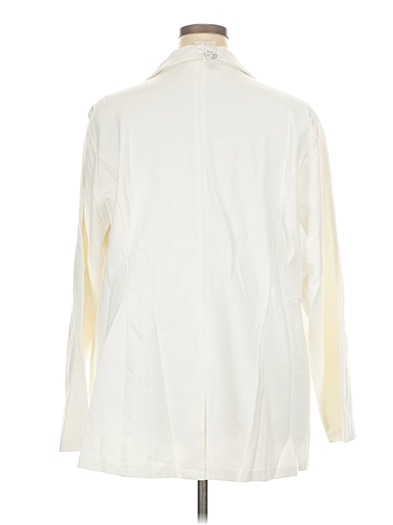 ASHRO Women’s Clothing On Sale Up To 90% Off Retail | ThredUp