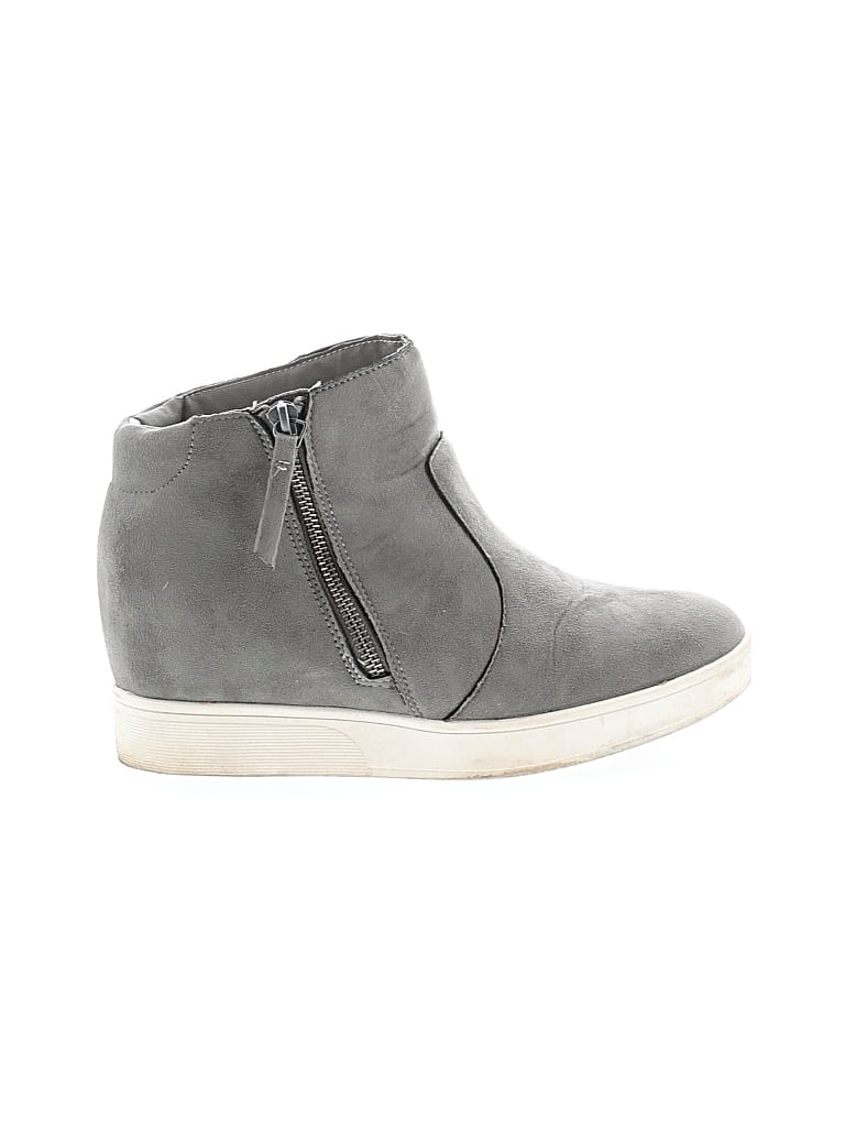 Serra Women’s Clothing On Sale Up To 90% Off Retail | ThredUp
