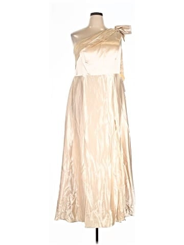 Used Wedding Dresses On Sale Up To 90% Off | ThredUp